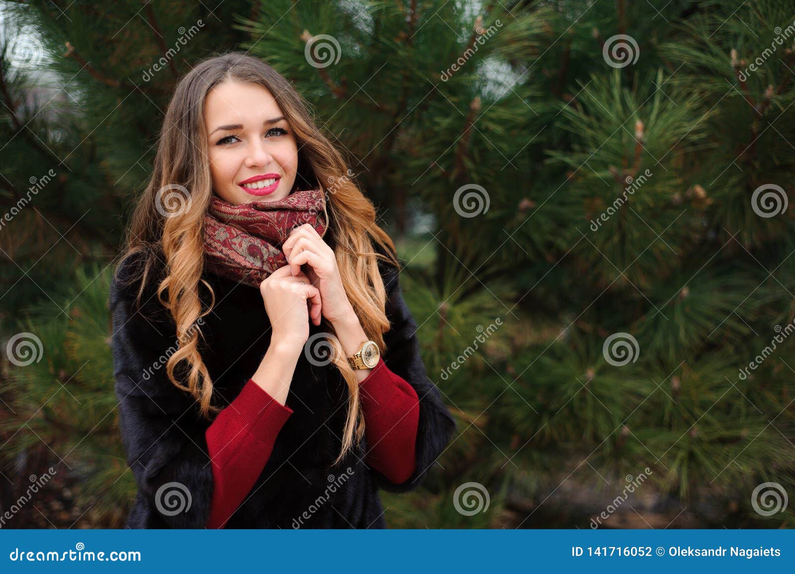 Attractive Woman Walking in the Park in Autumn Day Stock Photo - Image ... Attractive Woman Walking in the Park in Autumn Day Stock Photo - Image ...
