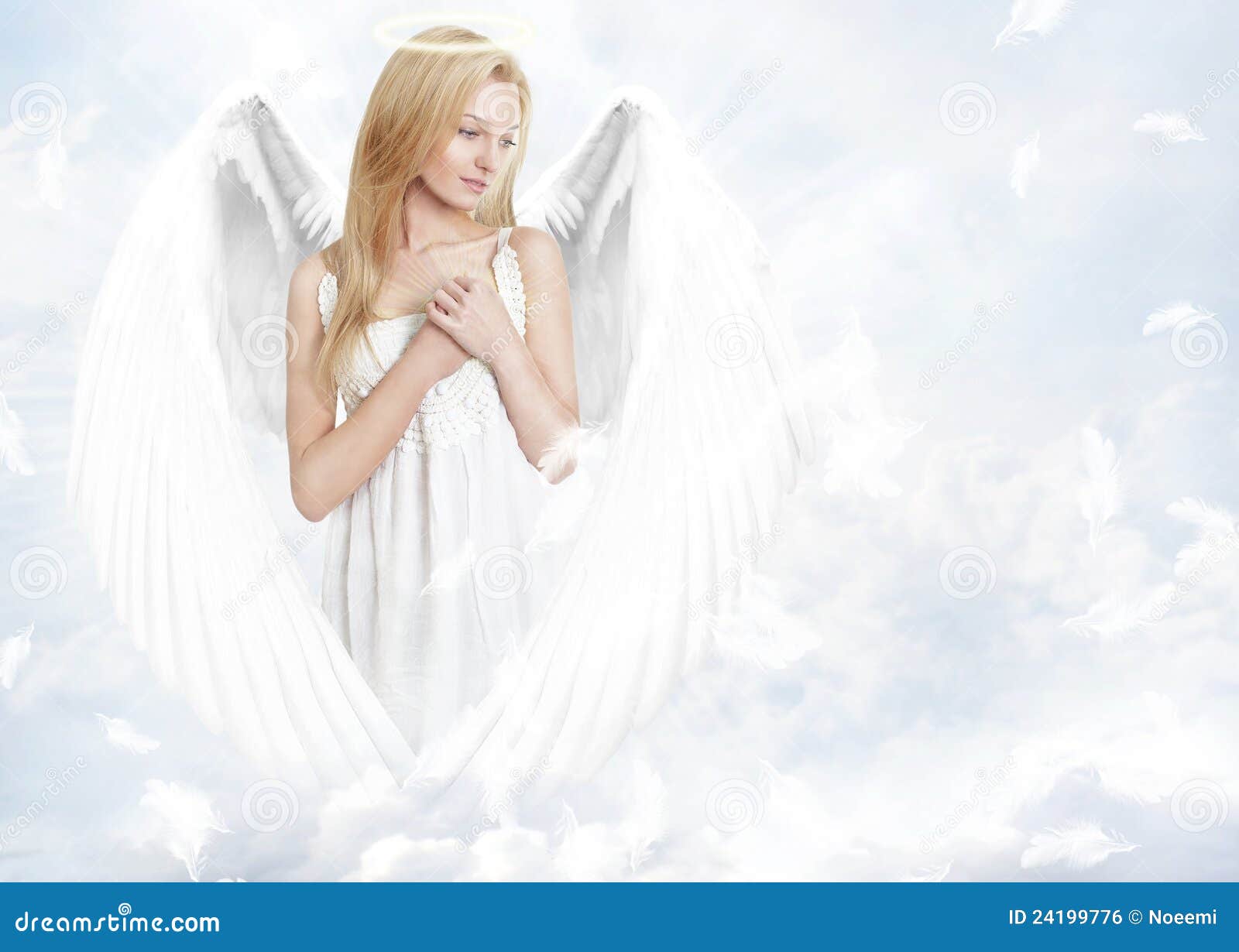 Attraktiver Blonder Engel Im Himmel Stockfoto - Bild von hintergrund ...