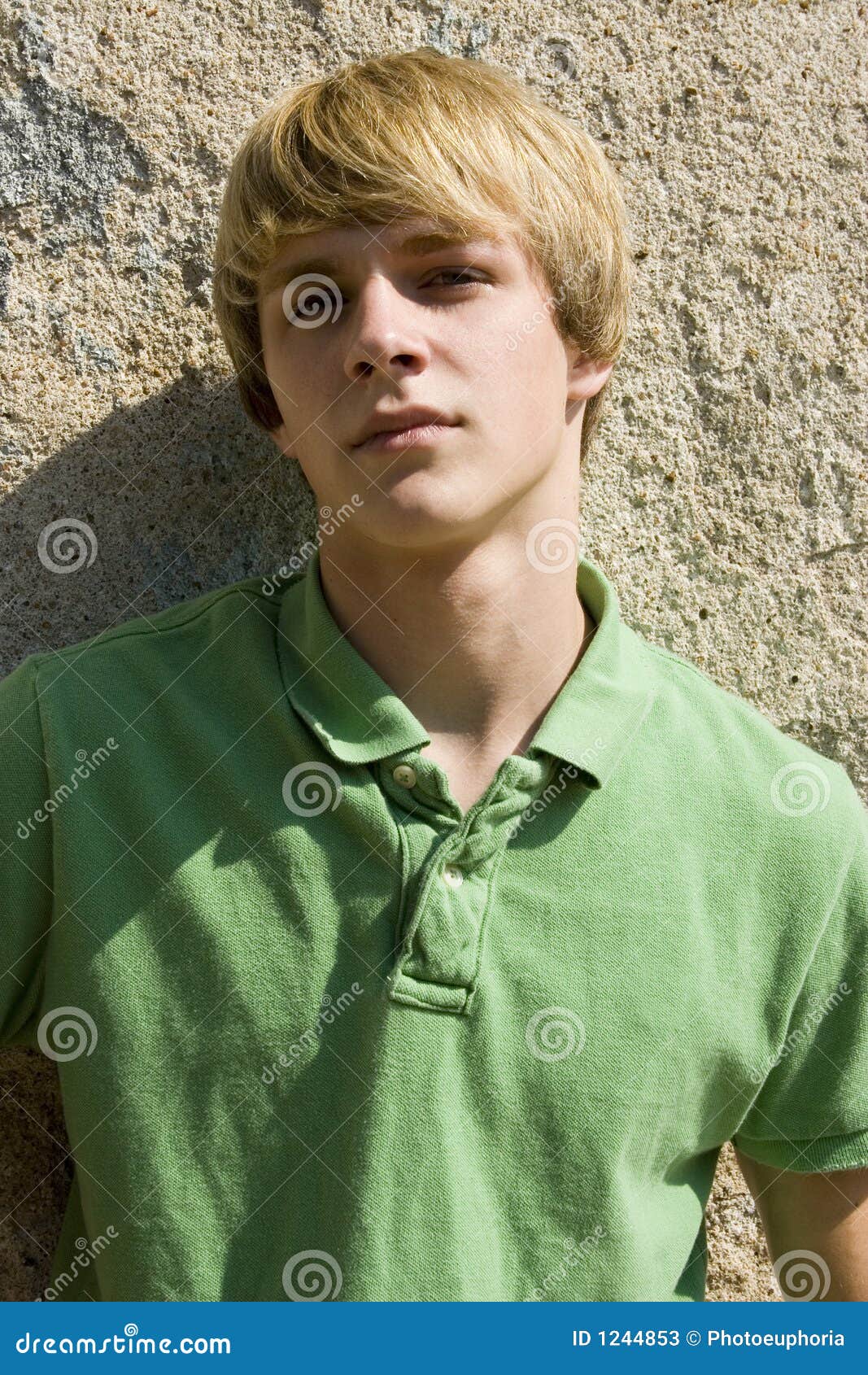 Attraktiver Jugendlich Junge Stockbild - Bild von grün, amerikanisch ...