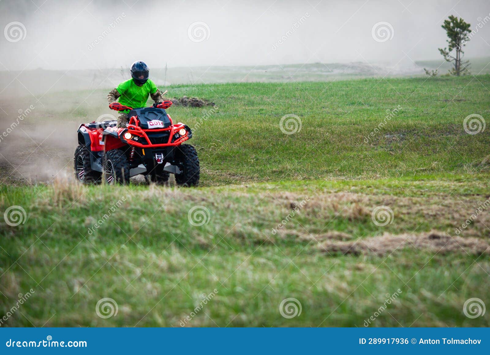 ATV, UTV, Buggy, 4x4 Off-road Vehicle in Mud and Dust. Extreme ...