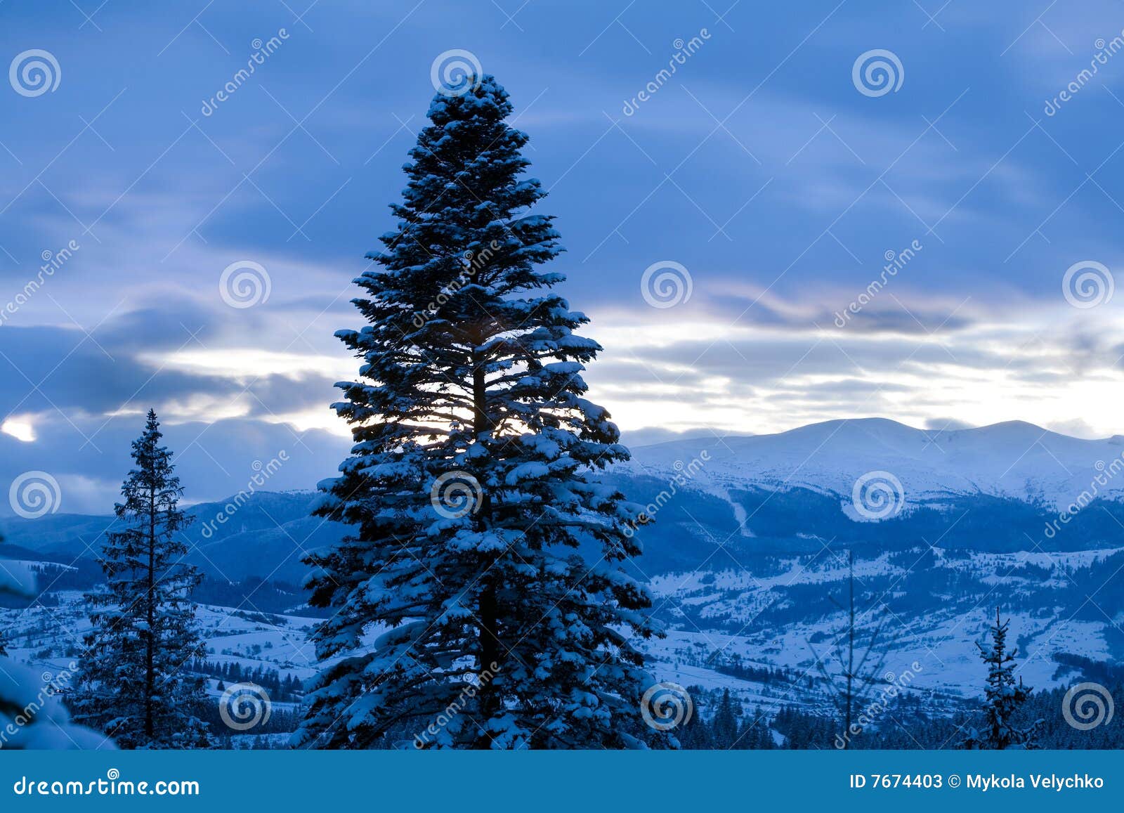 Aube image stock. Image du roche, aube, crépuscule, côte - 7674403