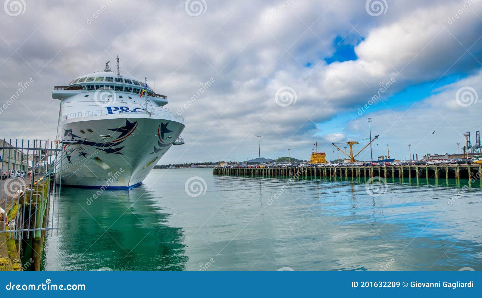 Auckland Cruise Port Terminal And City Skyline Editorial Photo ...