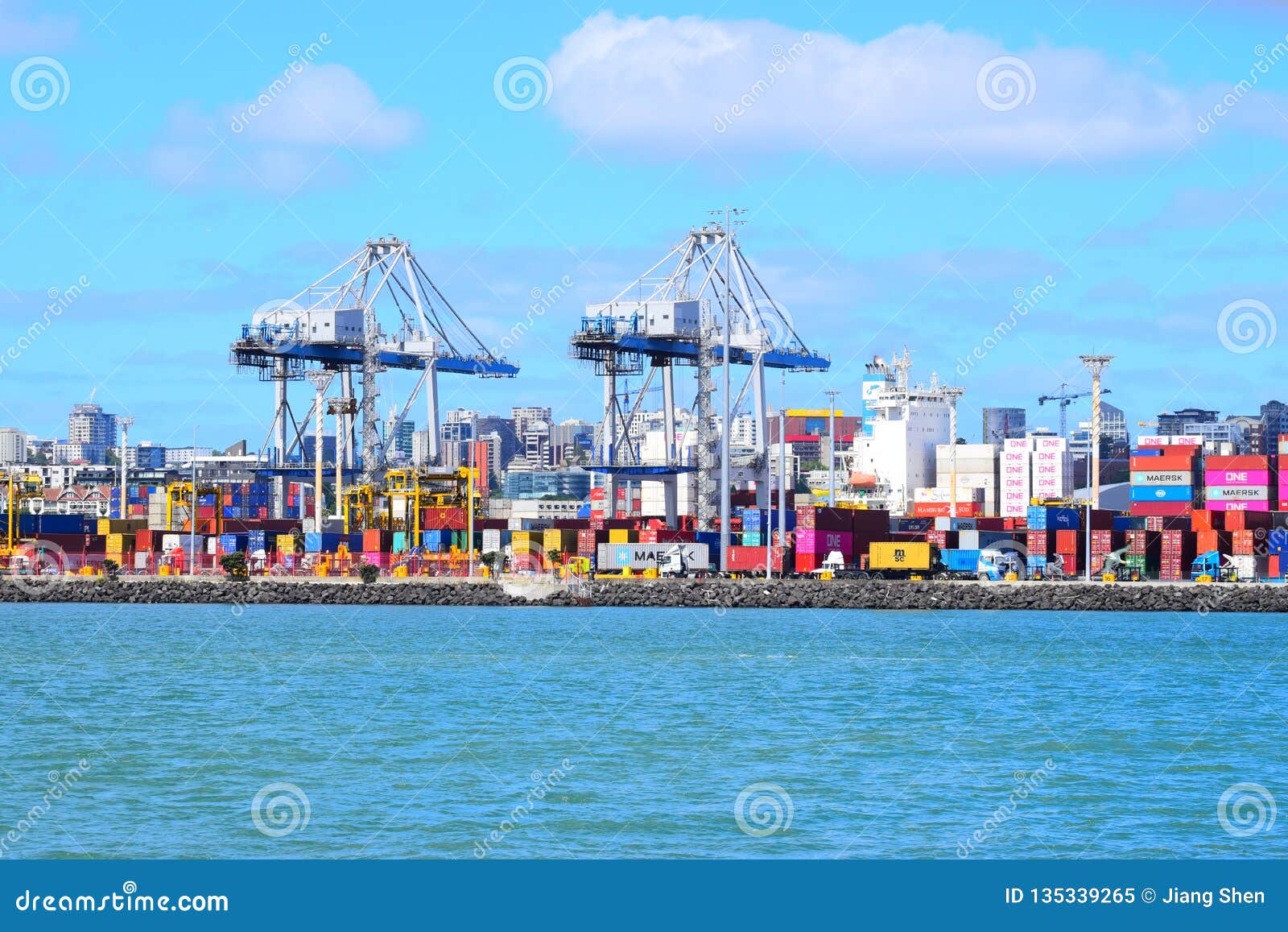 Auckland Wharf Container editorial image. Image of activity - 135339265