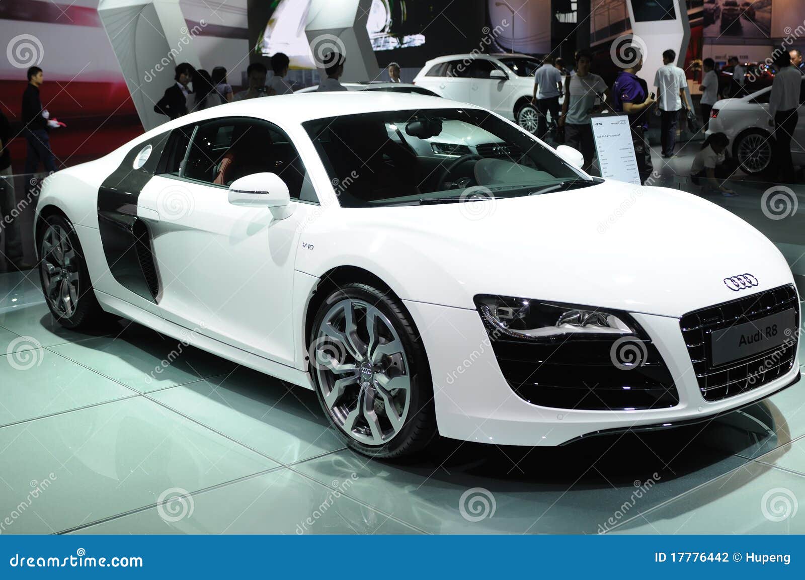 Audi blanc r8 photographie éditorial. Image du étiquette - 17776442
