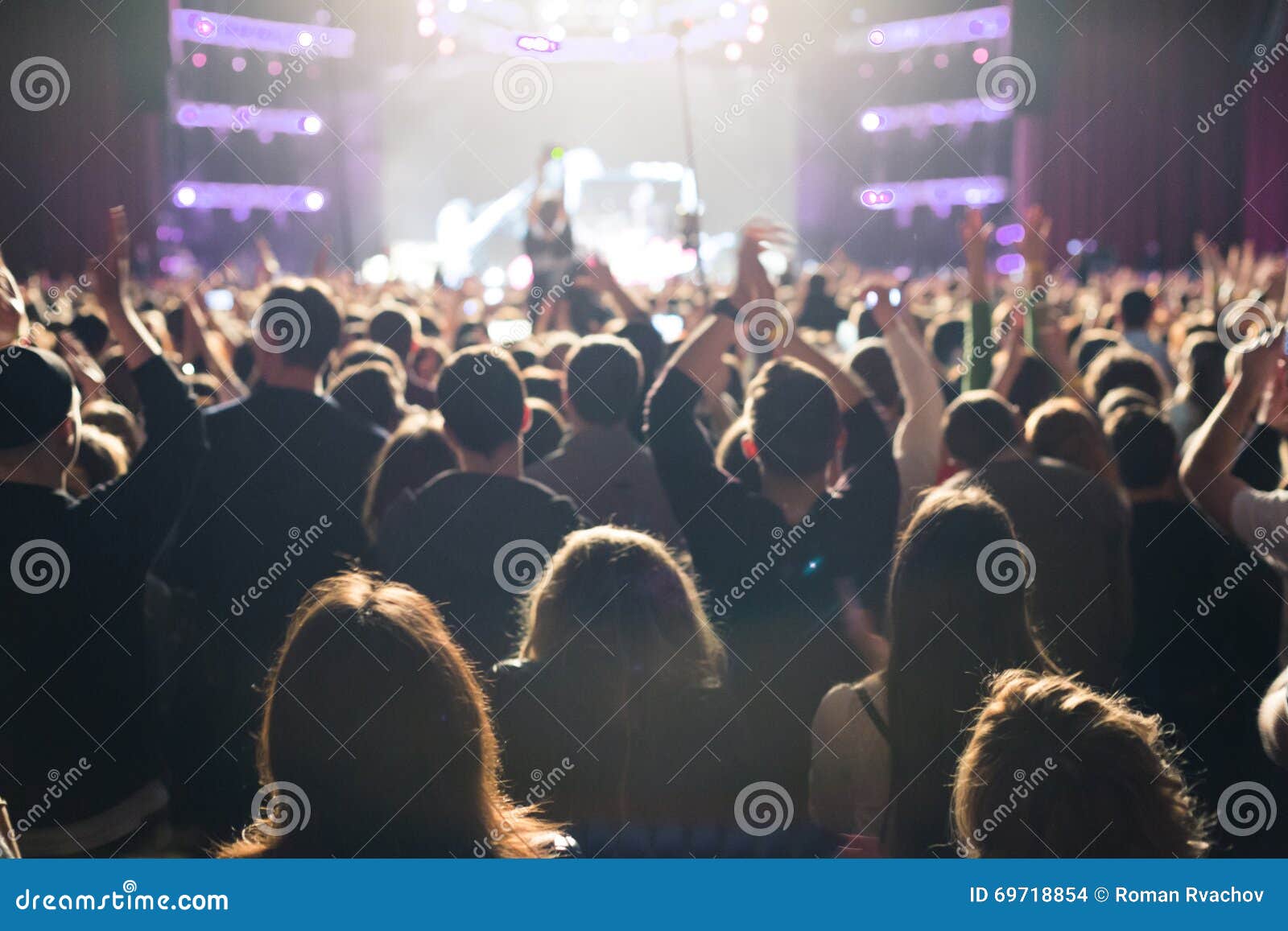 Audience Applauded by the Stage Artist. Editorial Stock Image - Image ...