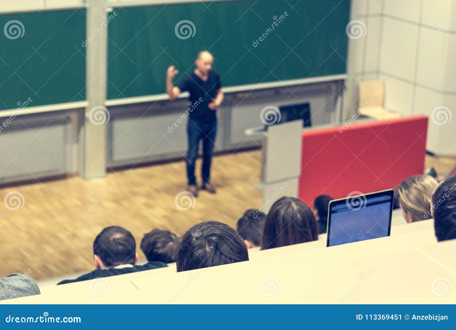 Audience at a lecture. editorial photo. Image of information - 113369451