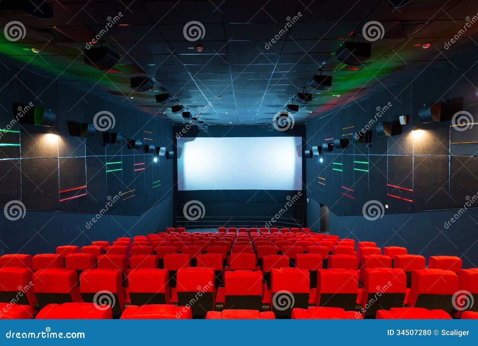 Auditorio moderno del cine foto de archivo. Imagen de pasillo - 34507280