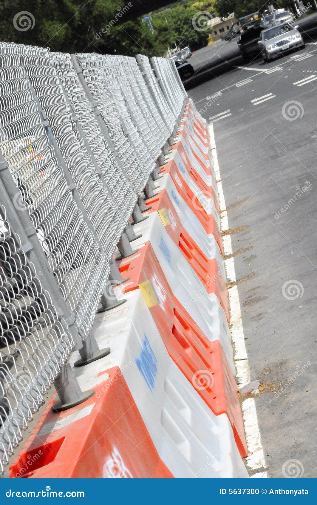 Aufbau-Sperre stockfoto. Bild von auslegung, hell, achtung - 5637300