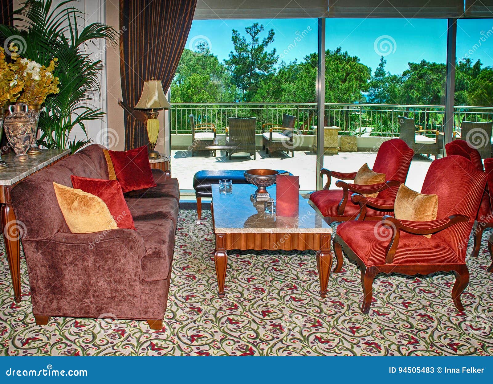 Aufenthaltsraum Im Klassischen Luxushotel Redaktionelles Stockfoto ...