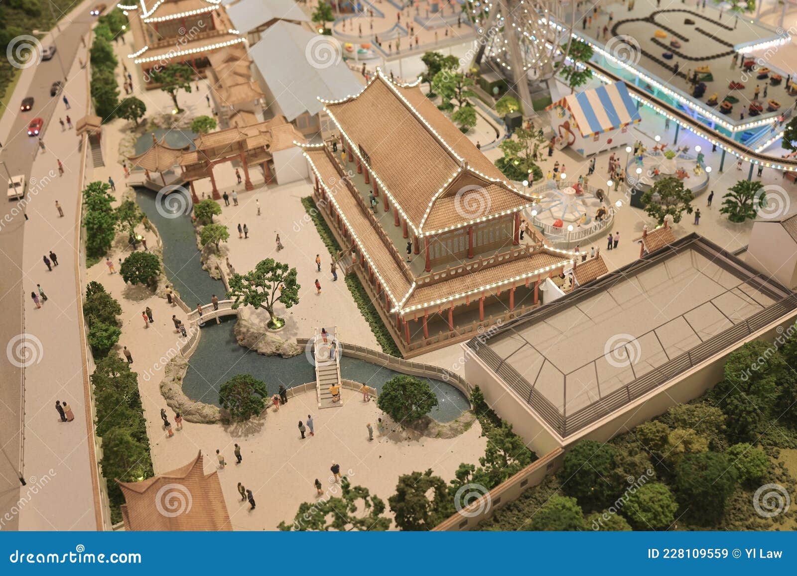 10 Aug 2021 a Fun of Scale Theme Park Figure. Cityminiature Editorial ...