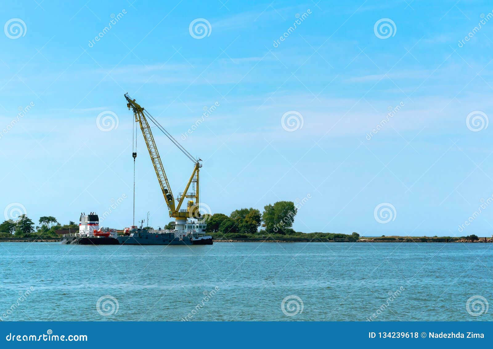 Floating Crane, Bottom Cleaning, Mining, Loading and Unloading ...