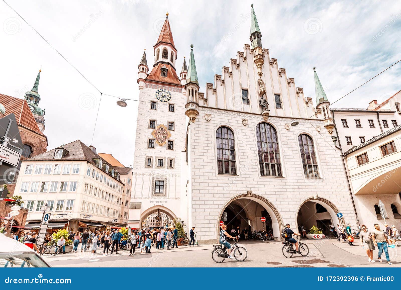 View of the Old Town Hall in Munich Editorial Photo - Image of scenic ...