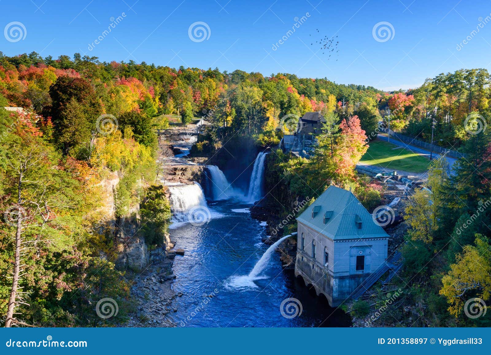 Ausable chasm at fall stock image. Image of green, background - 201358897