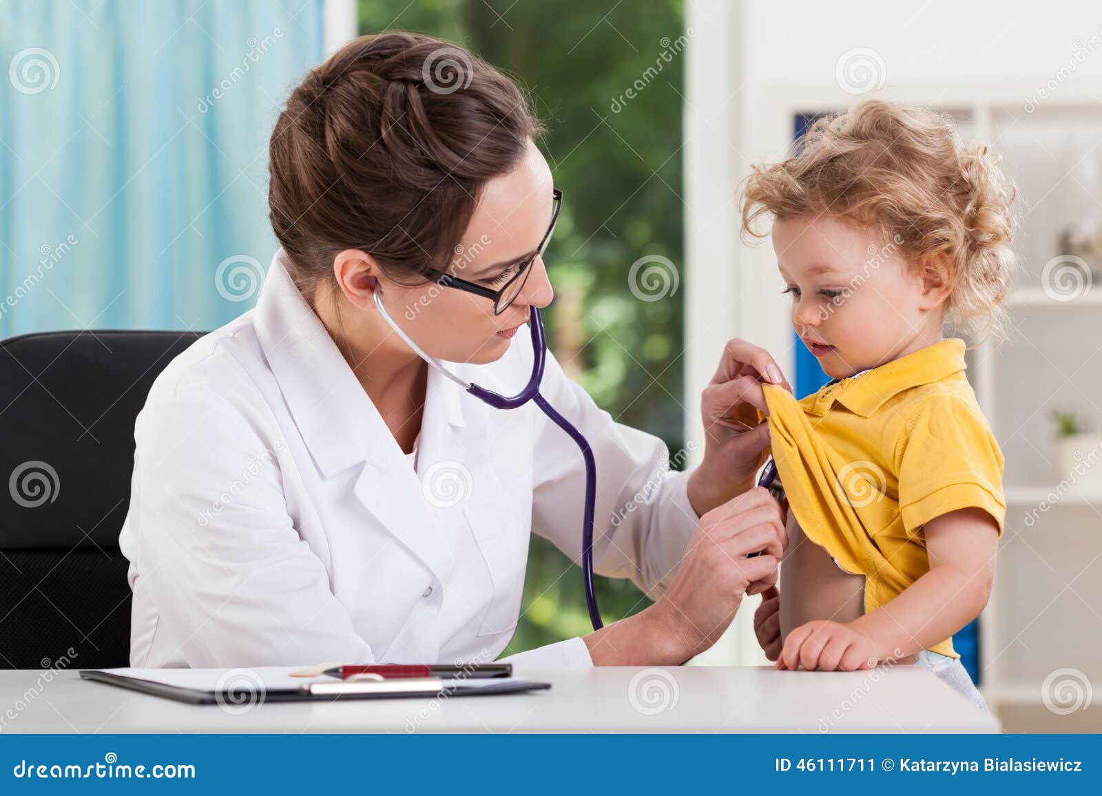 Auscultation of a patient stock image. Image of auscultation - 46111711