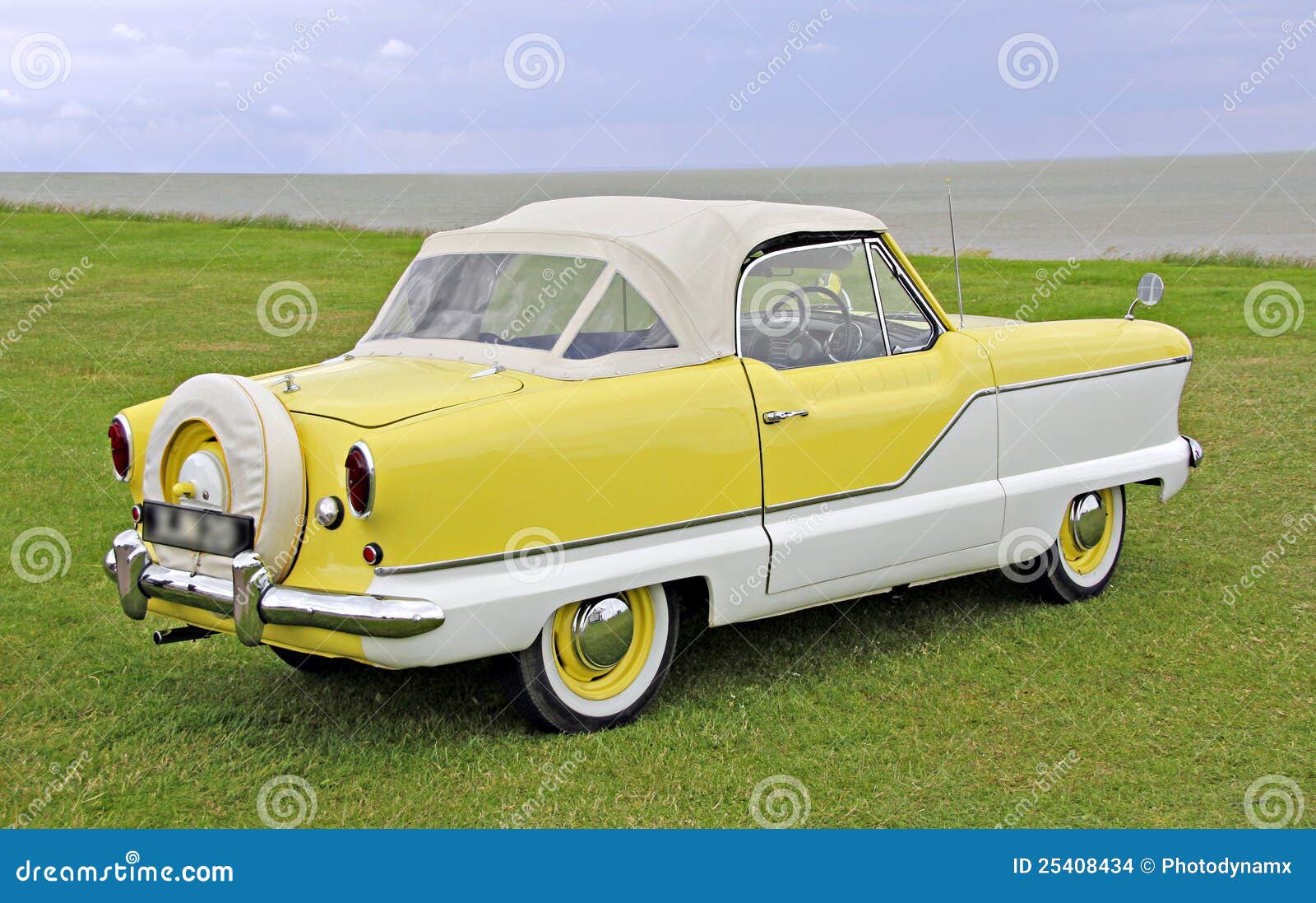 889 Vintage Metropolitan Car Stock Photos - Free & Royalty-Free Stock ...
