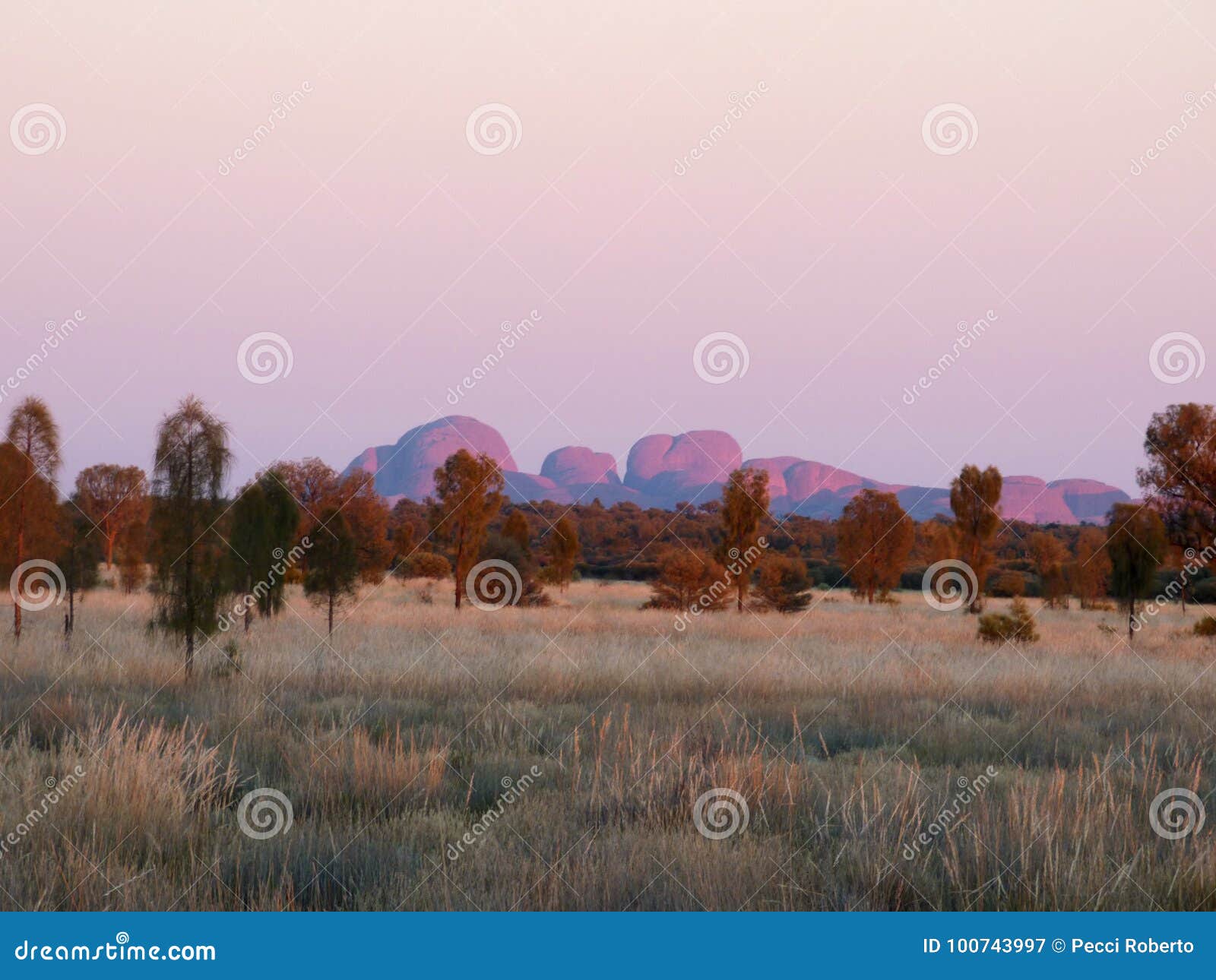 Australia, outback, Uluru editorial photography. Image of caves - 100743997