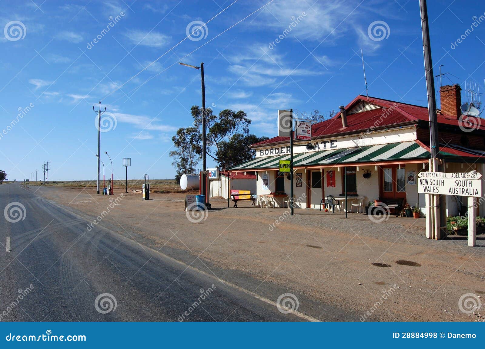 Australia State Border Petrol Station Editorial Stock Photo - Image of ...