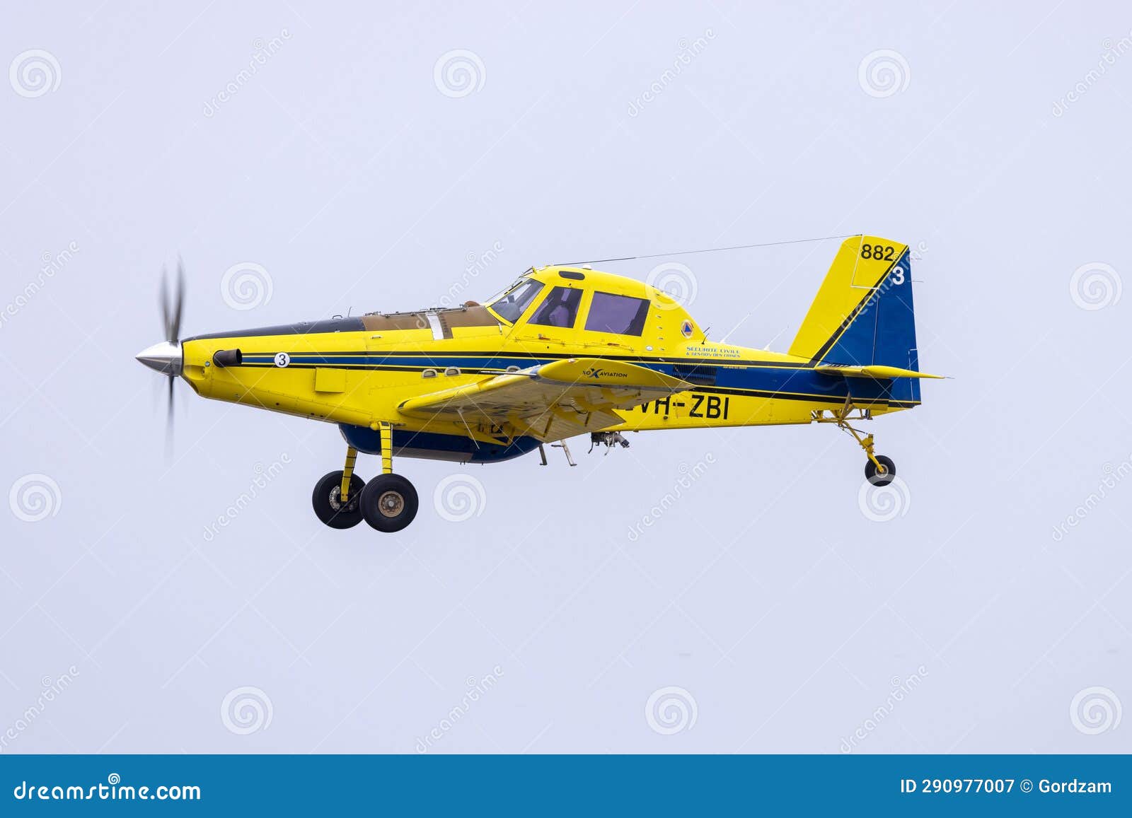 Australian Air Tractor Landing Editorial Photography - Image of farming ...
