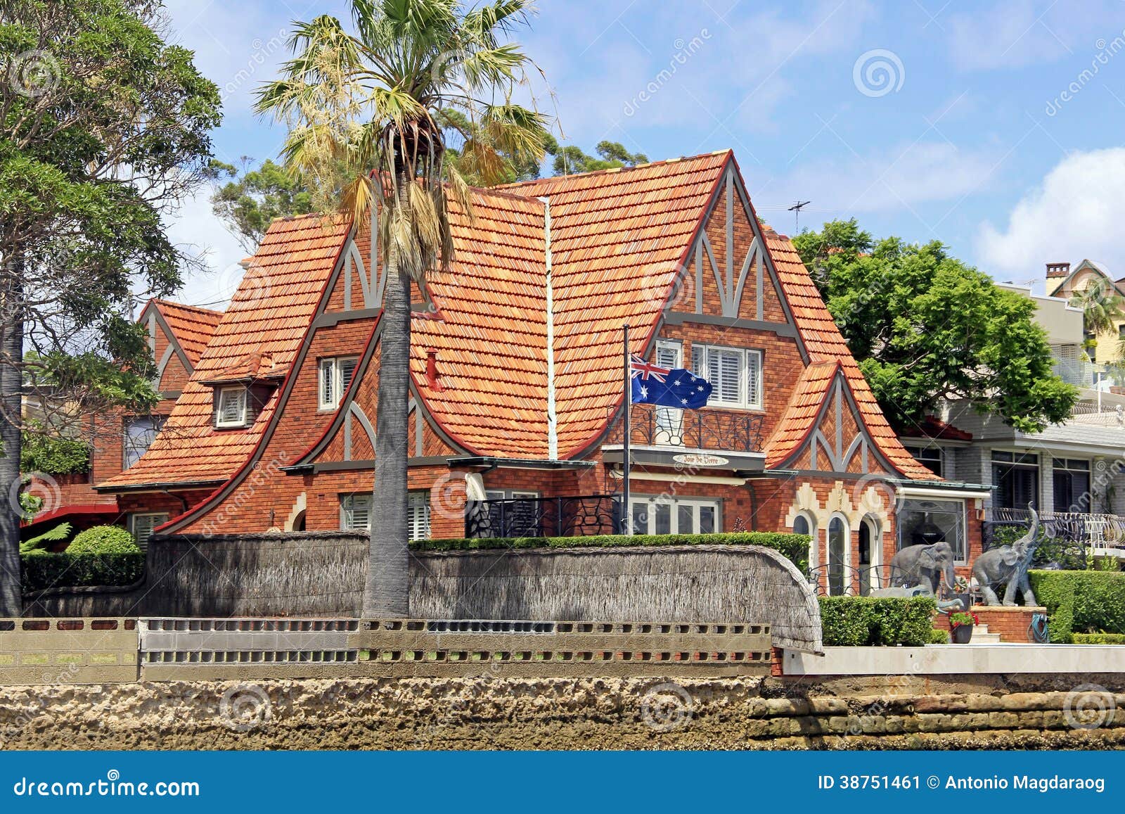 Australian House stock image. Image of realty, noon, real - 38751461