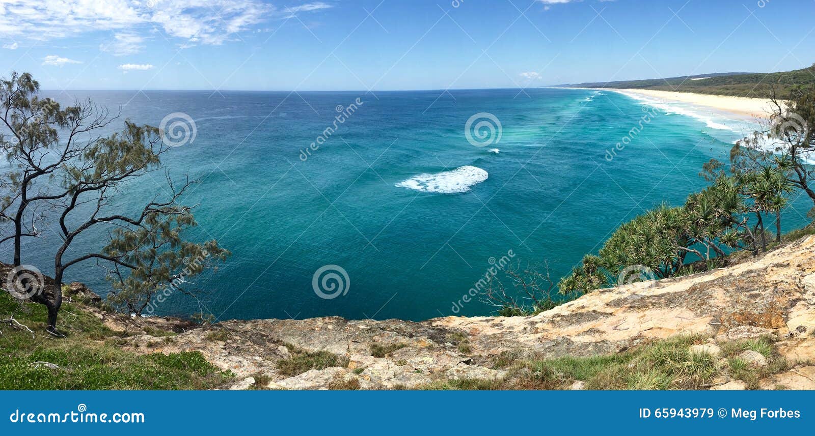 Australian Summer 2019 Text - Leisure Boats And Tourists At A White ...