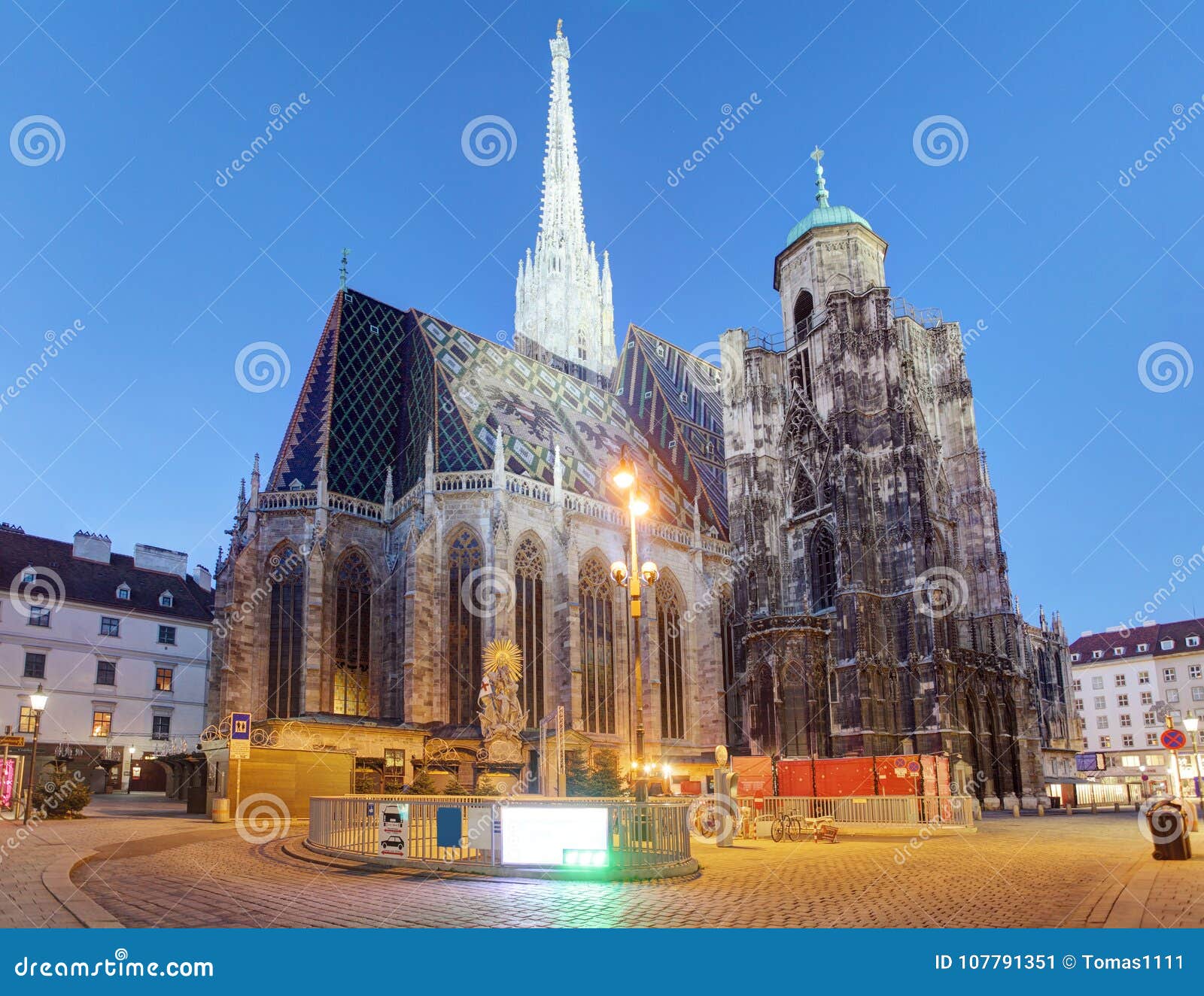 Austria - Vienna Cathedral at Night Editorial Photo - Image of church ...