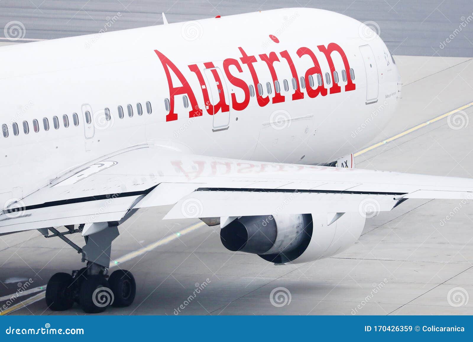 Austrian Airlines plane editorial stock image. Image of chain - 170426359
