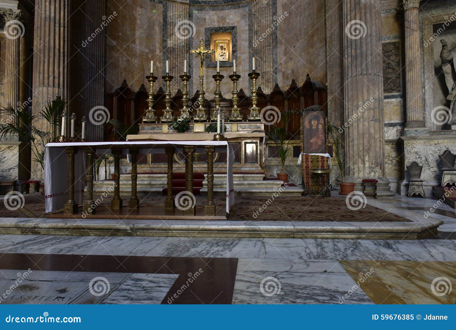 Autel Dans Le Panthéon, Rome Image éditorial - Image du christianisme ...