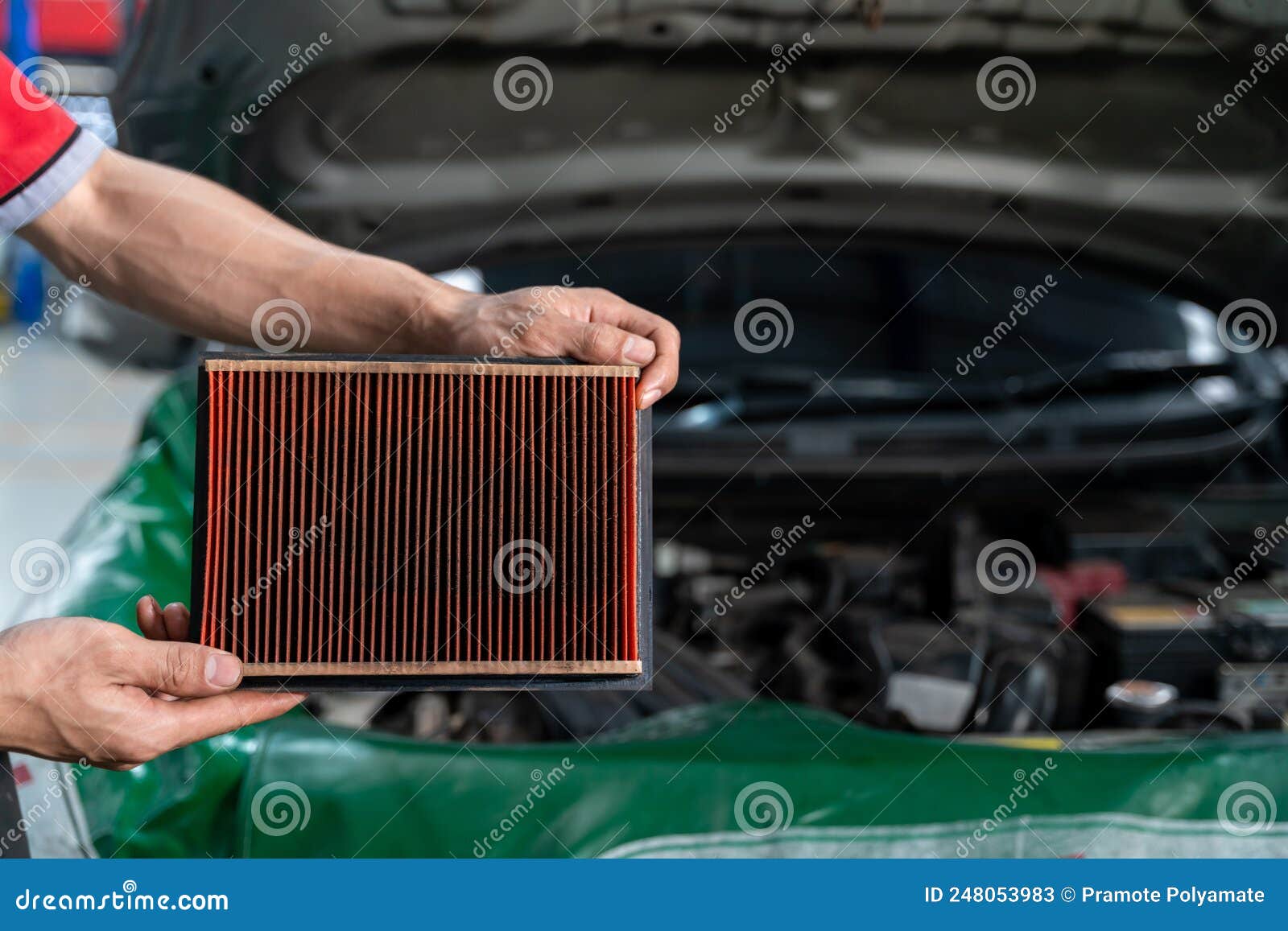 Auto Mechanic is Checking the Engine Filter in Car Repair Station Stock ...