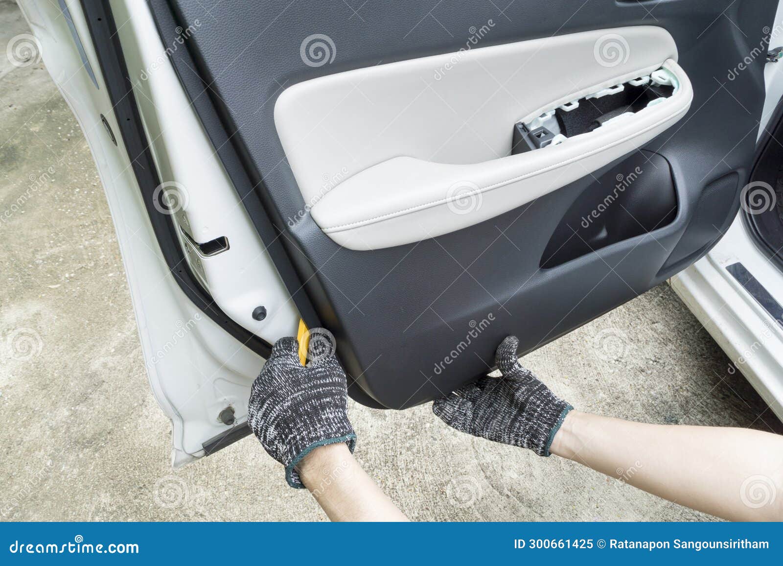 Auto Mechanic Remove Car Front Door Trim, Car Maintenance Service Stock ...