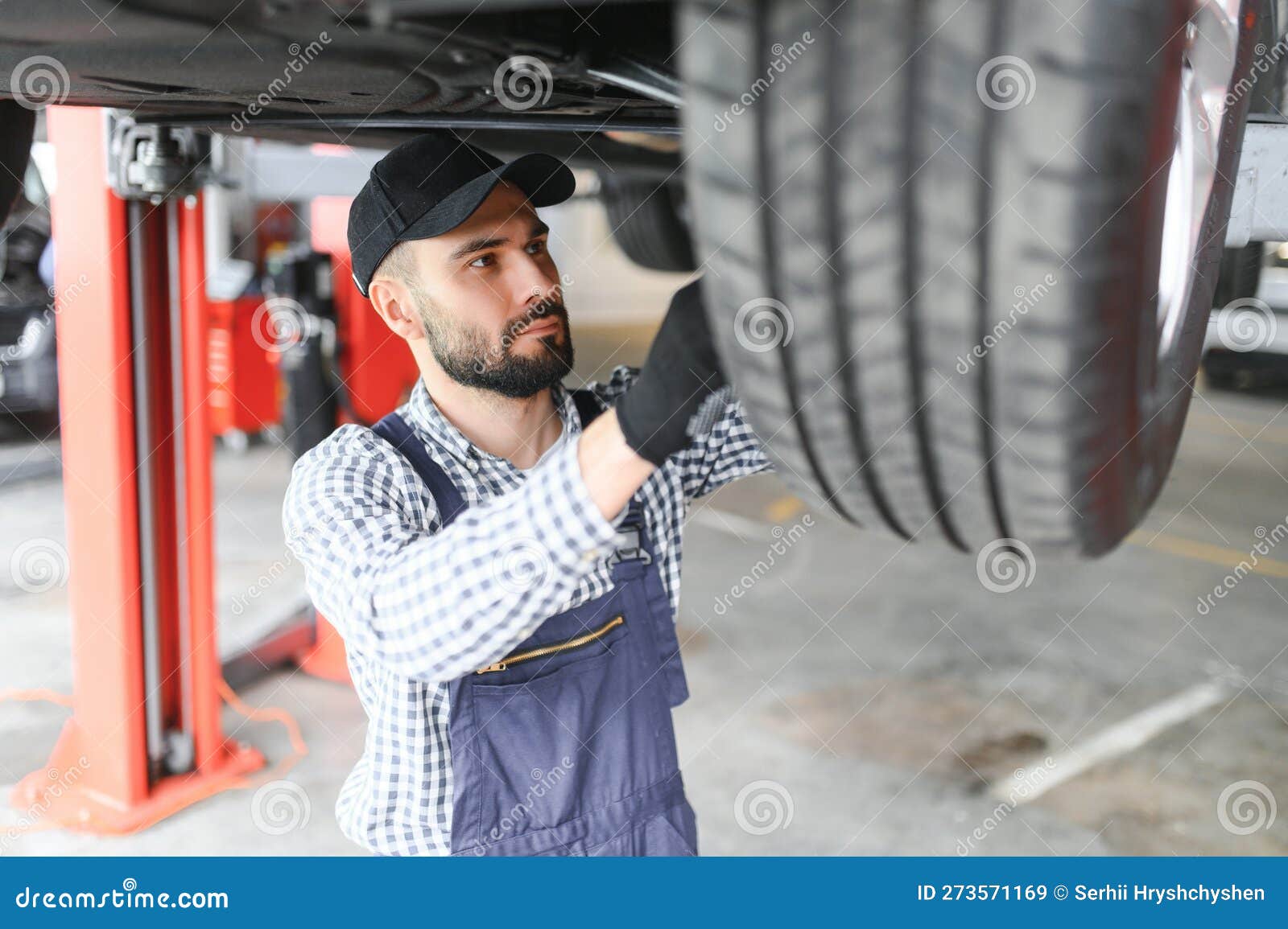 Auto Mechanic Working at Auto Repair Shop Stock Image - Image of ...