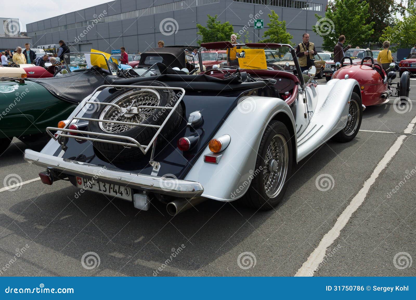 Auto Morgan Plus 4, Hintere Ansicht Redaktionelles Foto - Bild von ...