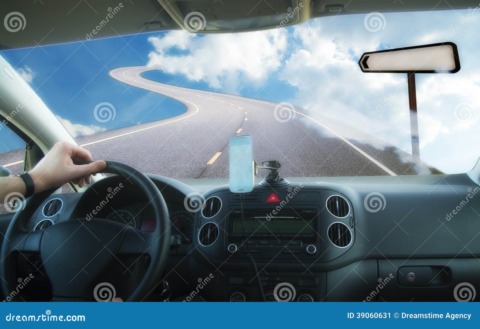 Auto op weg op hemel stock afbeelding. Image of krommen - 39060631