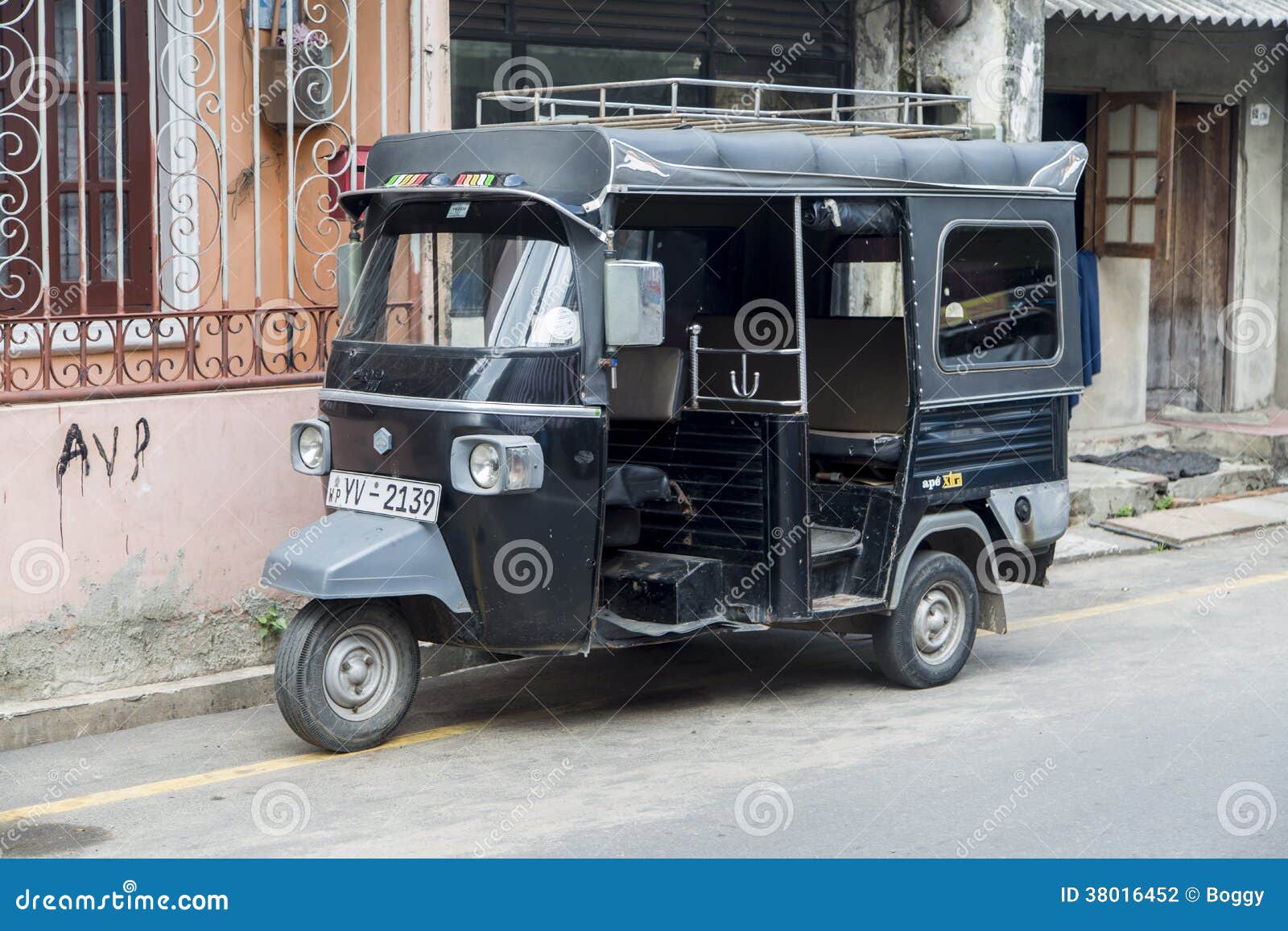Auto rickshaw editorial photography. Image of travel - 38016452