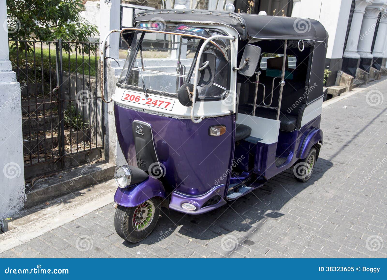 Auto rickshaw editorial image. Image of urban, rickshaw - 38323605