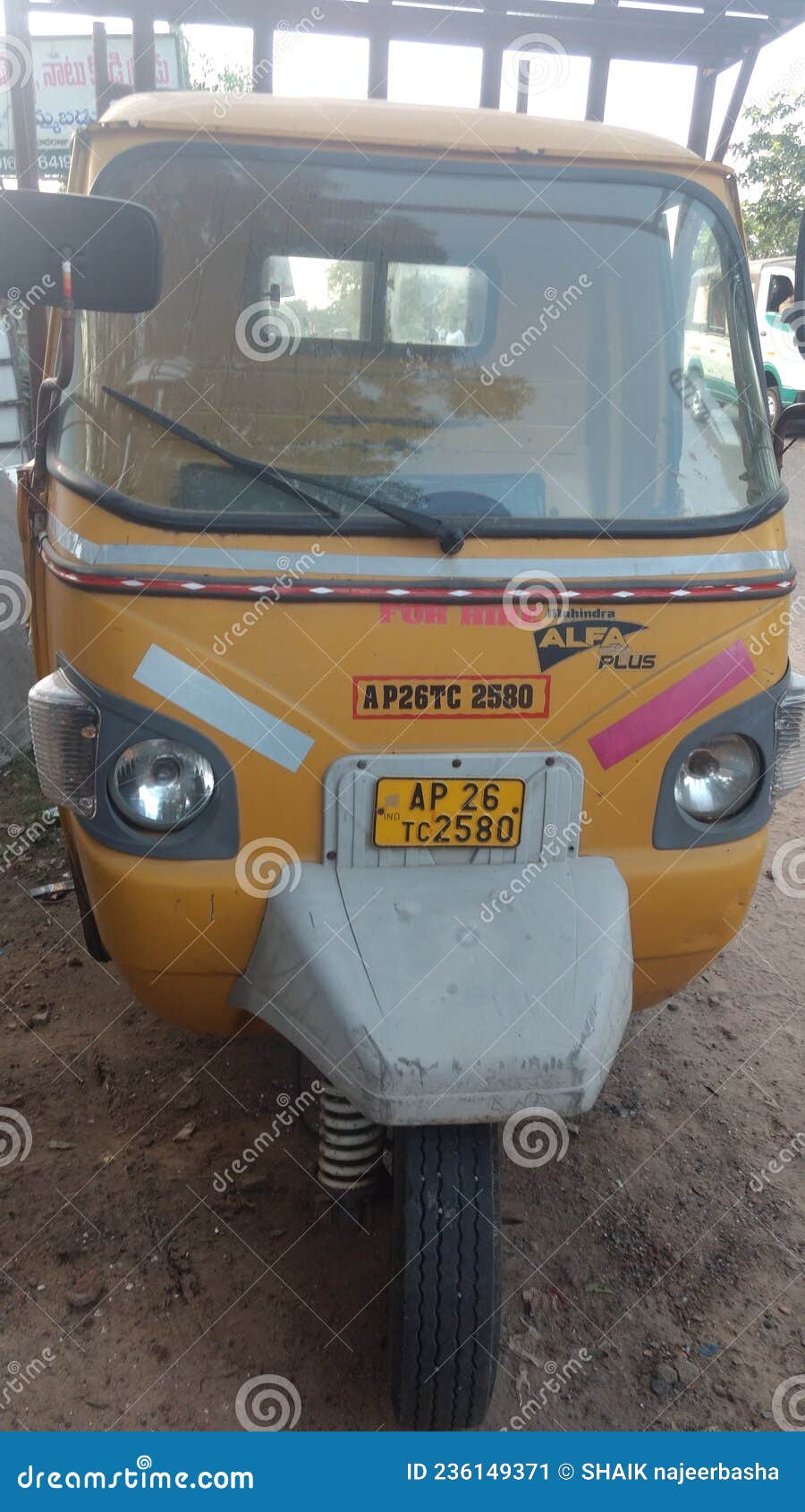 Auto Rickshaw Yallow Colour Parking Empty Road Editorial Photo - Image ...