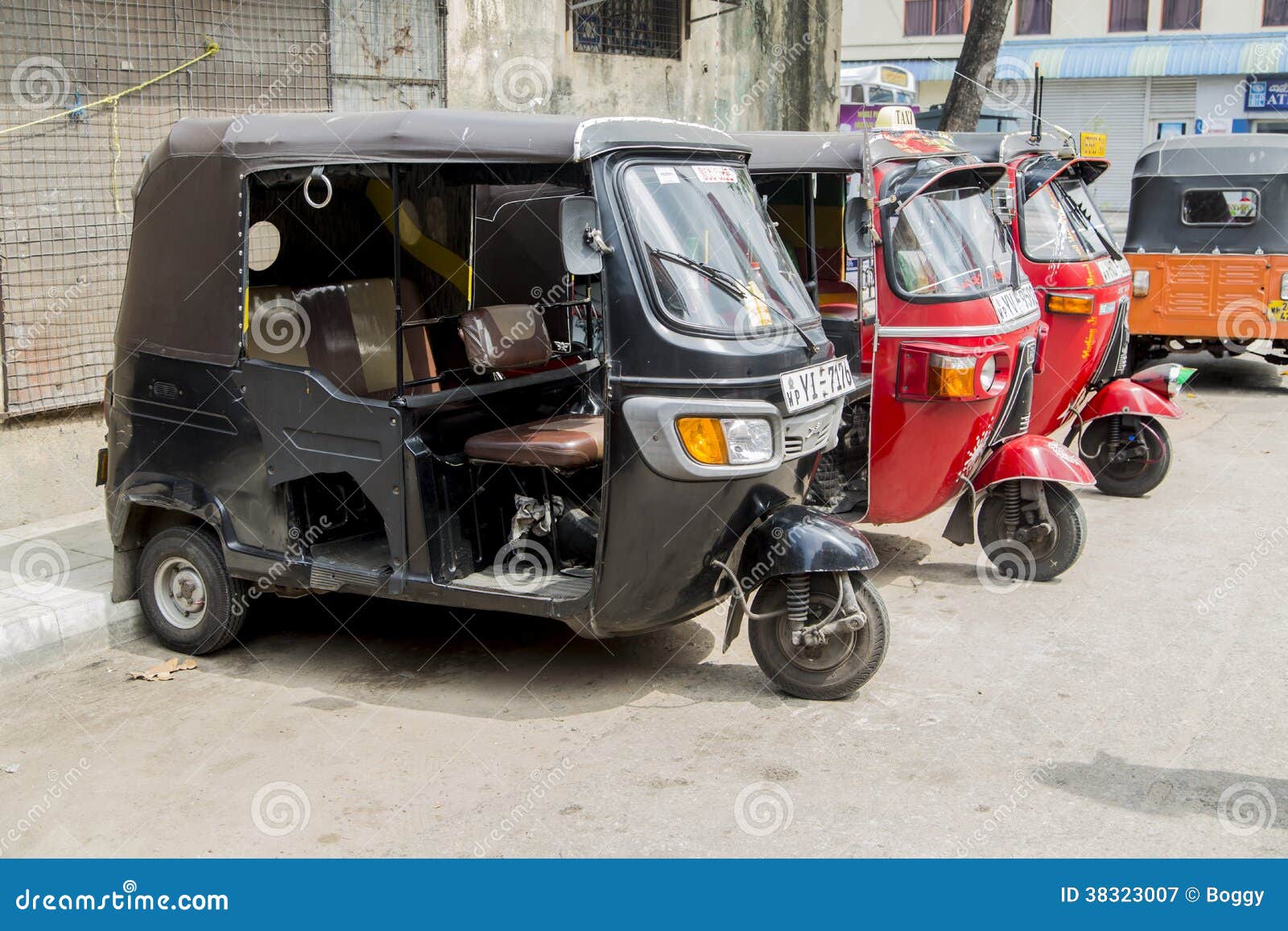Auto rickshaws editorial photography. Image of lanka - 38323007