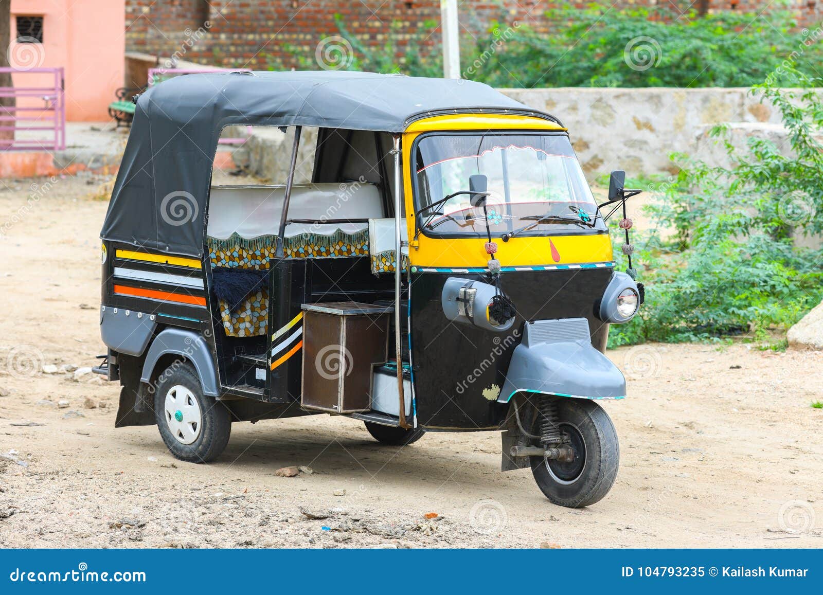 Auto rikshaw imagem de stock. Imagem de três, turismo - 104793235