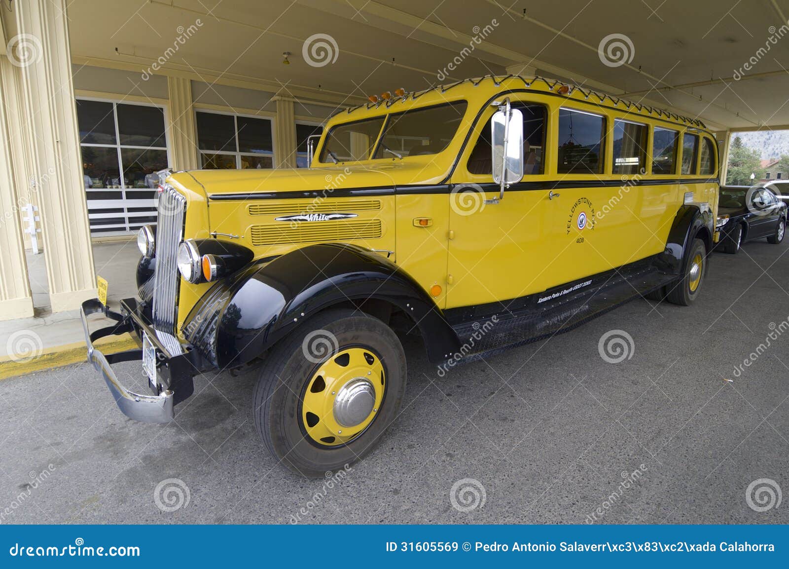 Autobús amarillo imagen de archivo editorial. Imagen de mundo - 31605569