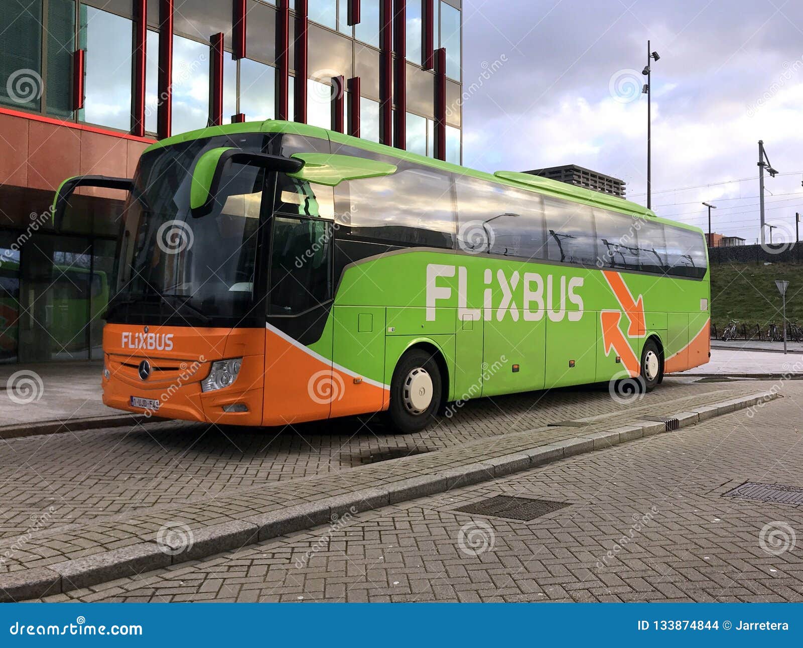 Autobus Parqueado De Flixbus Imagen de archivo editorial - Imagen de ...