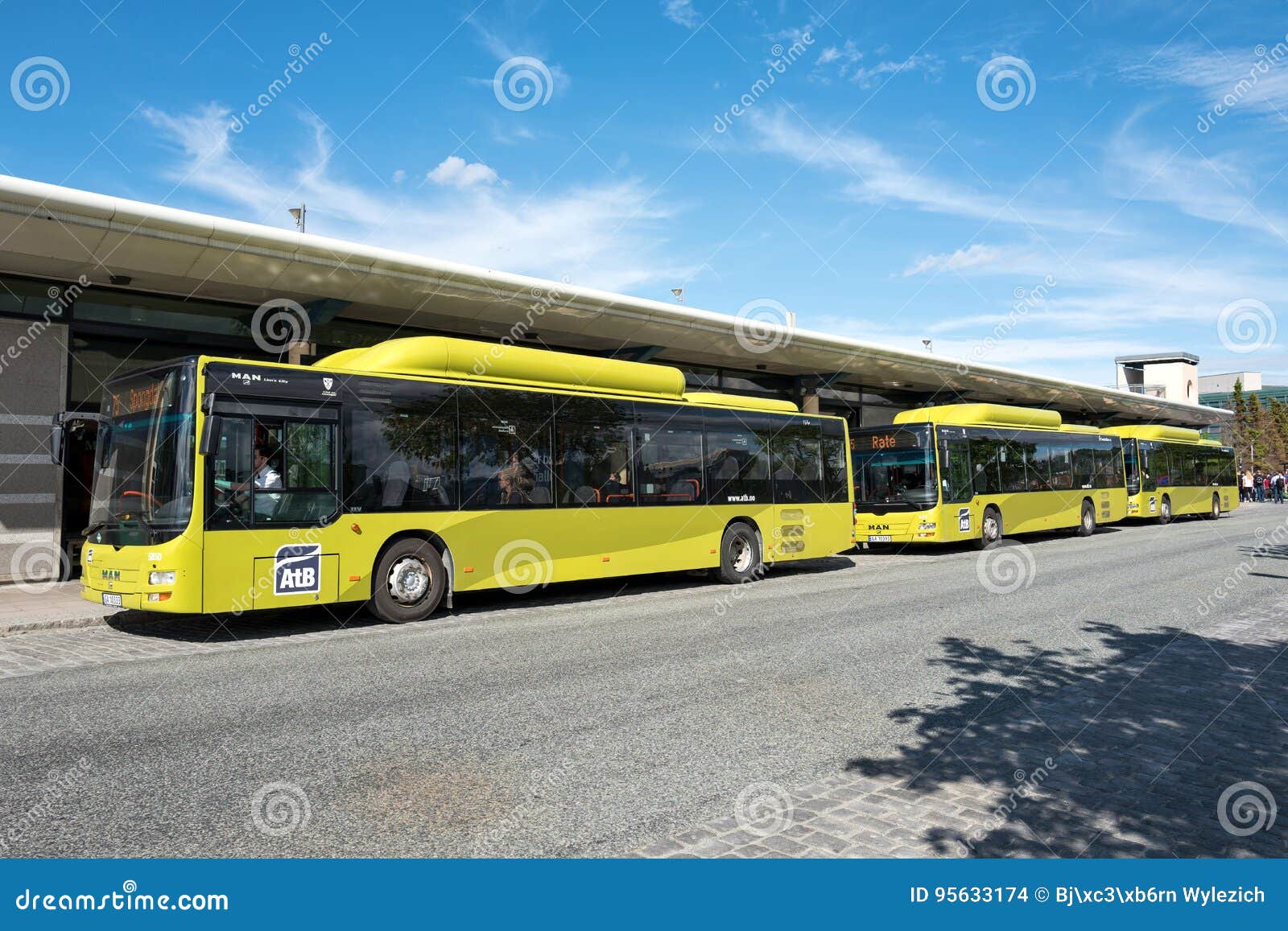 Autobuses de AtB imagen de archivo editorial. Imagen de noruego - 95633174