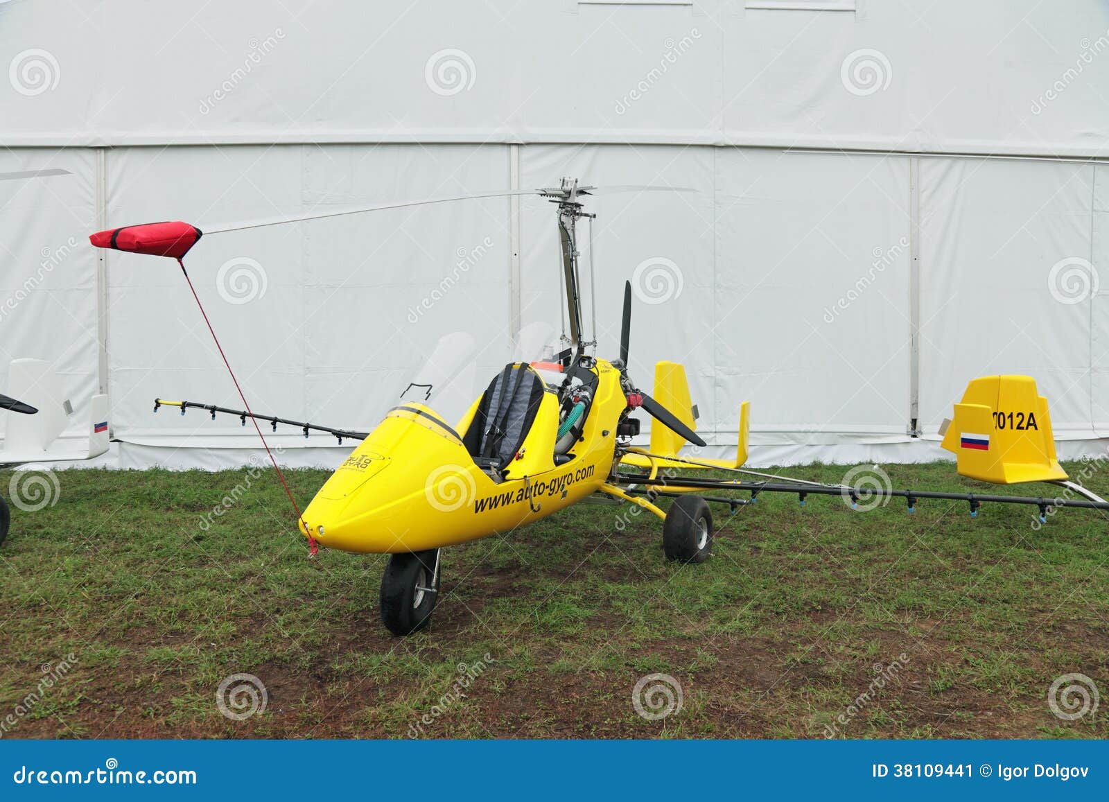 Autogiro foto editorial. Imagen de exterior, aire, tipo - 38109441