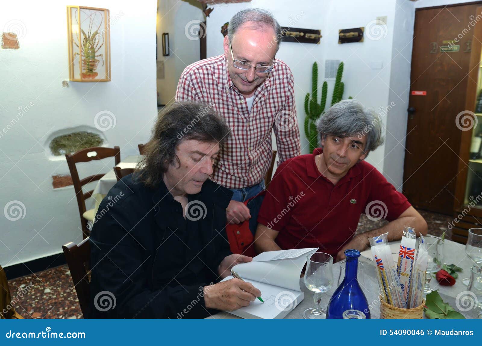 Autographes De Signature De Steve Hackett Photo éditorial - Image du ...