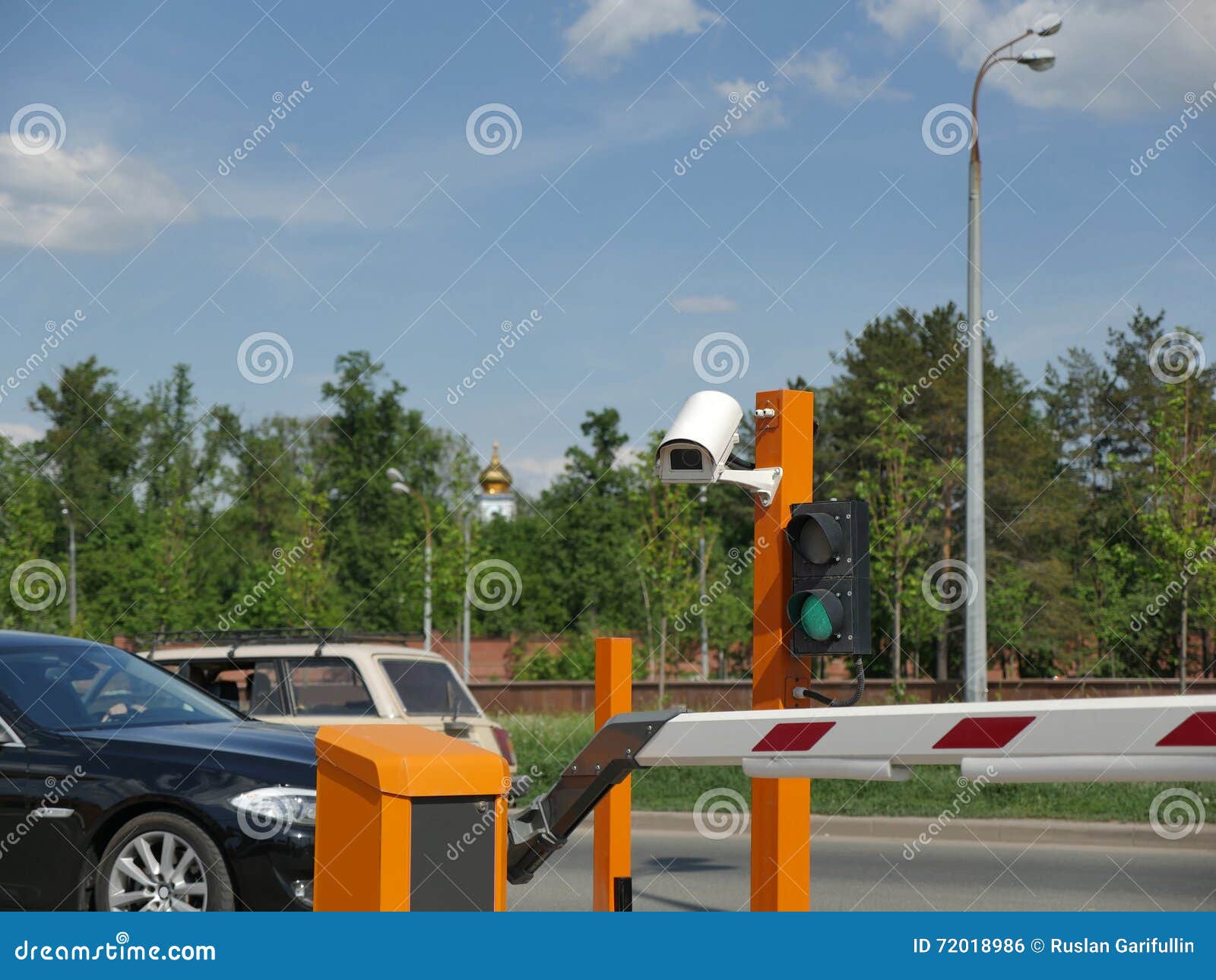 Automated Car Parking with CCTV. CCTV Camera License Plate Stock Photo ...