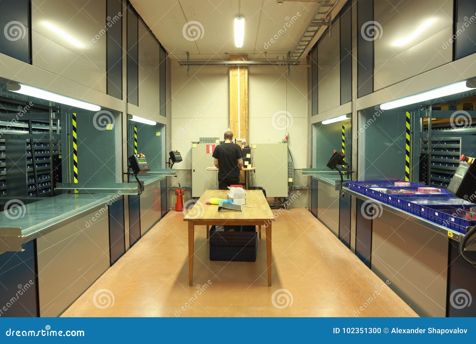 Automated Vertical Carousel Storage Unit in the Warehouse Editorial ...