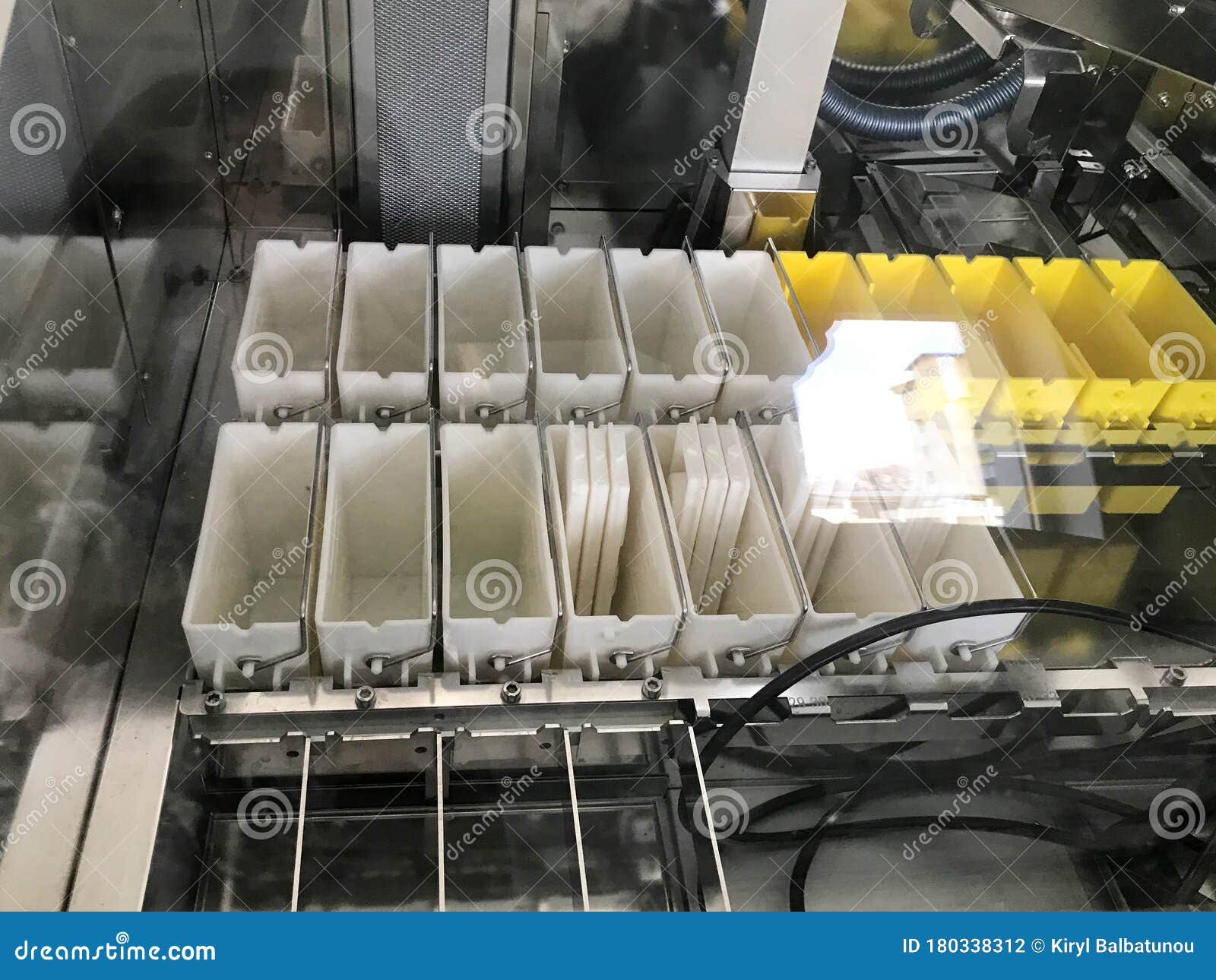 An Automatic Apparatus for Multicolor Staining, Supports Standard ...