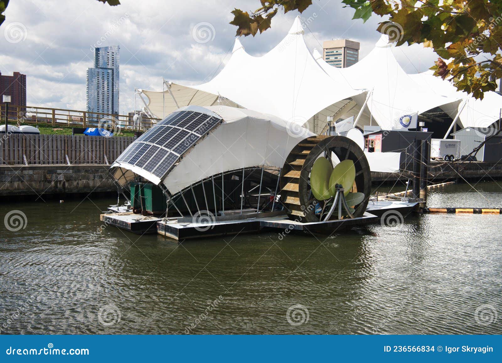 Automatic Garbage Collector from the Surface of the River Editorial ...