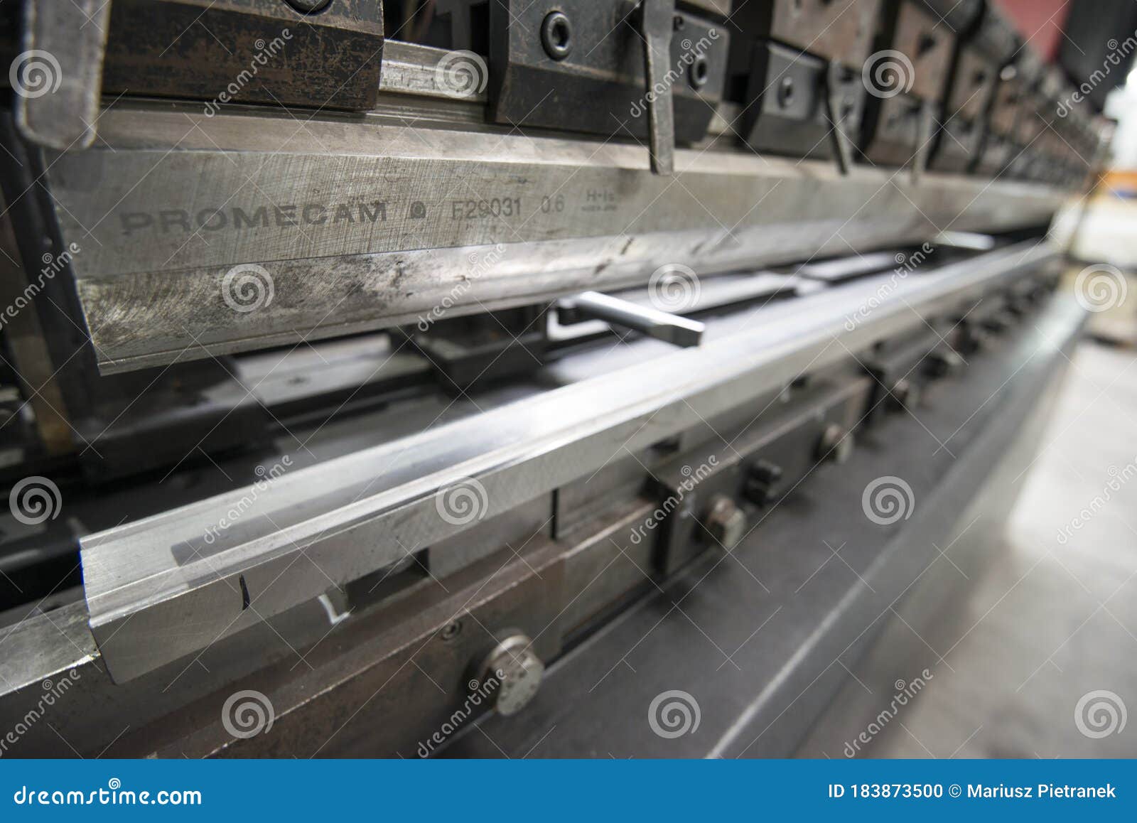 Automatic Hydraulic Press Stamping Machine And Press Mold Or Die ...