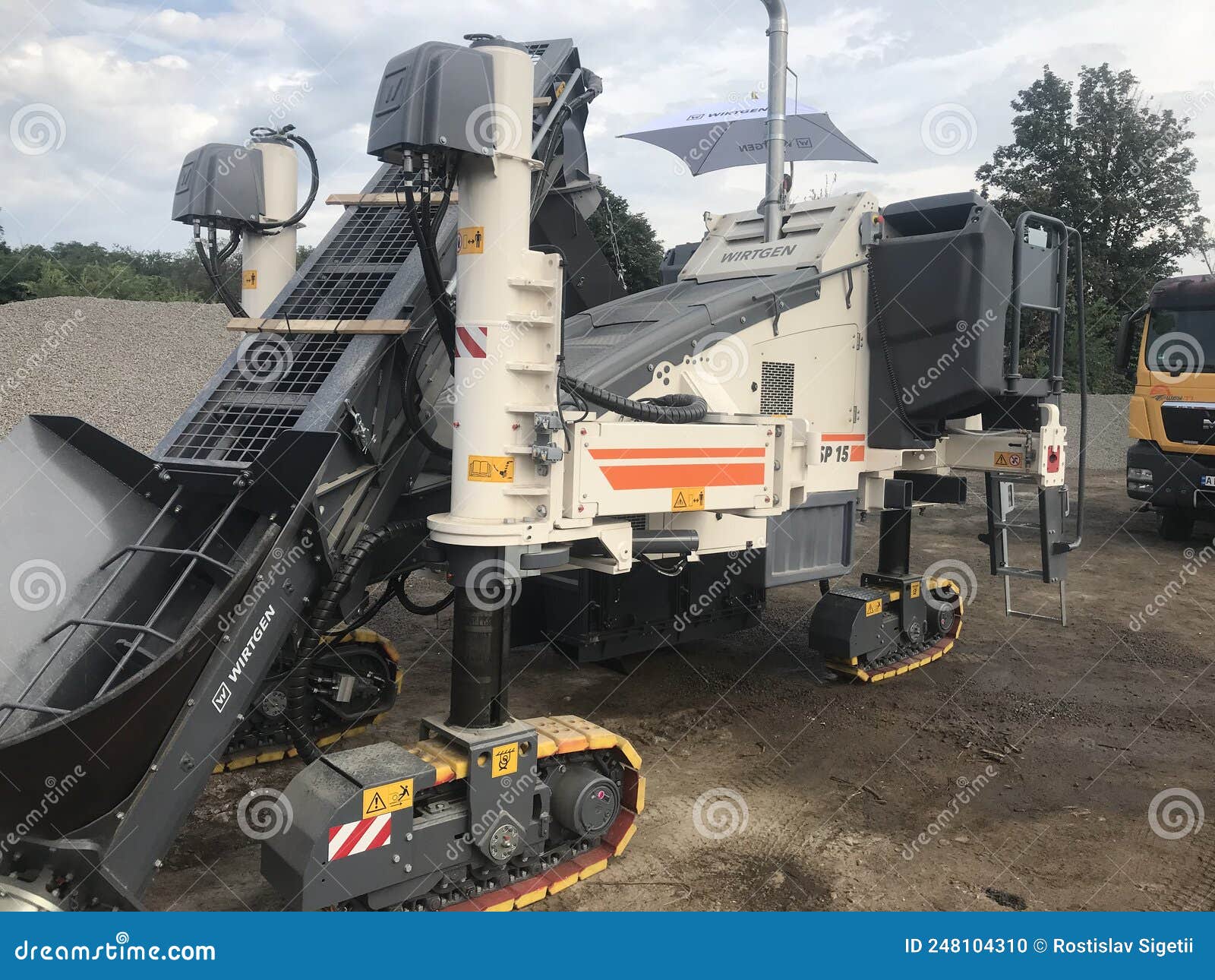 Automatic Installation of a Border Concrete Laying Road Construction ...