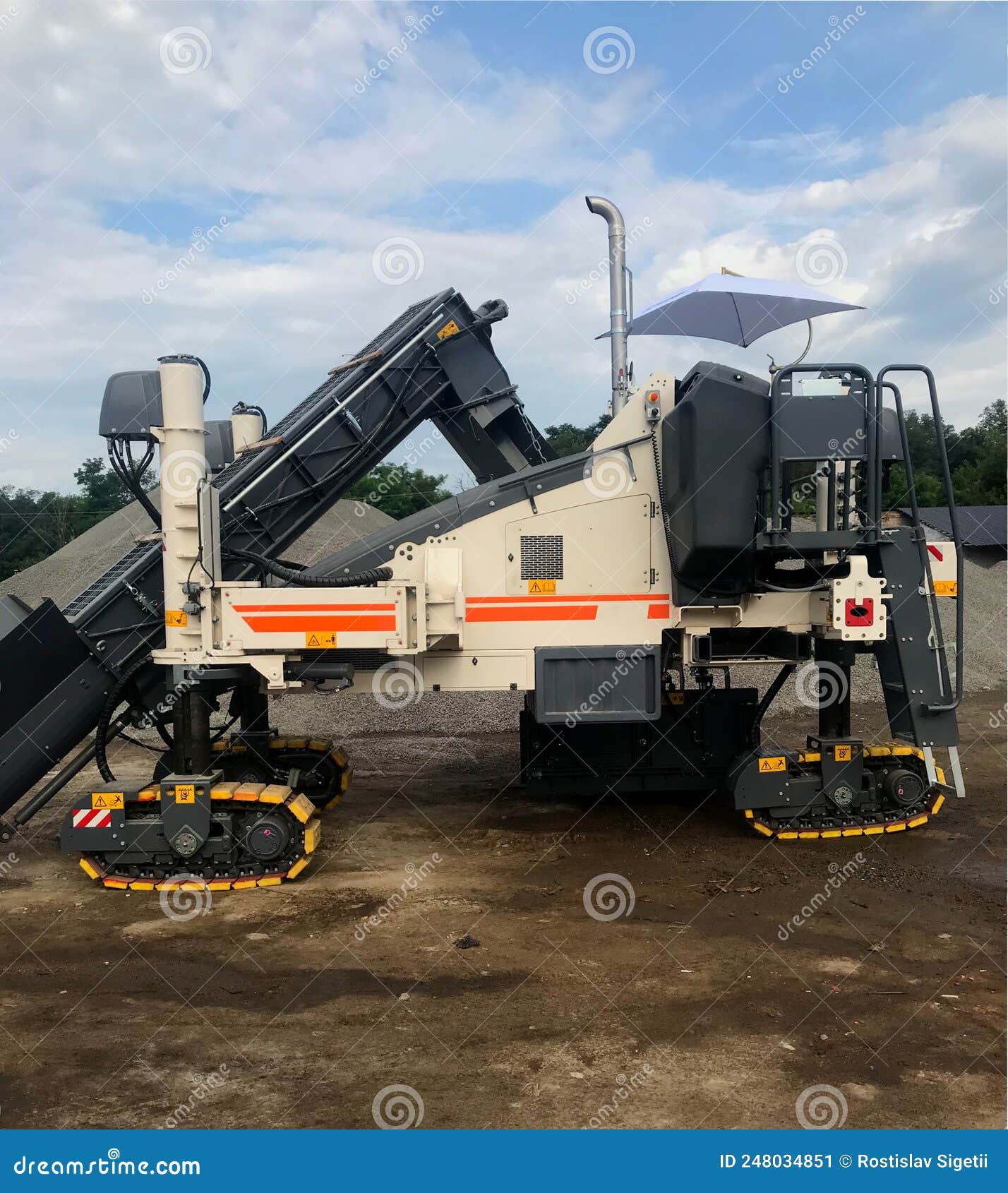 Automatic Installation of a Border Concrete Laying Road Construction ...