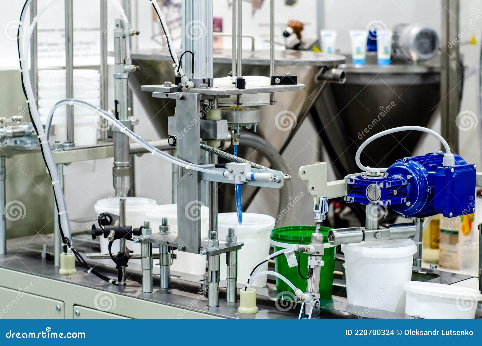 Automatic Line Filling and Seaming and Packing Products into Plastic ...